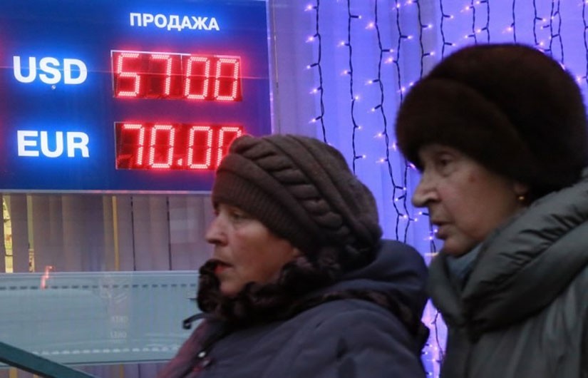 Рублийн ханш унаж дахин дээд амжилт тогтоов