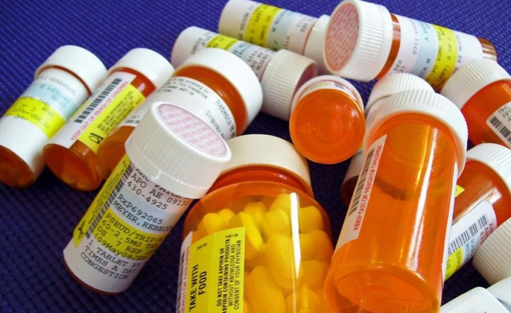 Эм үйлдвэрлэдэг болон нийлүүлдэг нэр бүхий компаниудын тусгай зөвшөөрлийг түдгэлзүүллээ