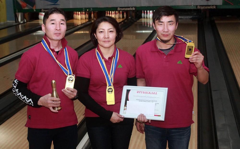 “Big Bowling-1”-ийн боулингчид илүүрхэв