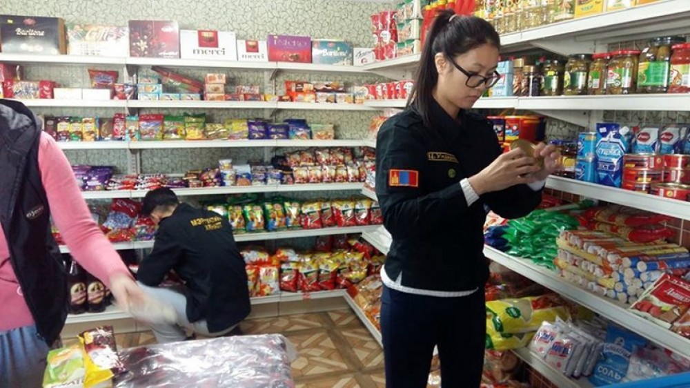 Баянчандмань сумаас хадгалалтын хугацаа хэтэрсэн 5 7 тонн хүнсний