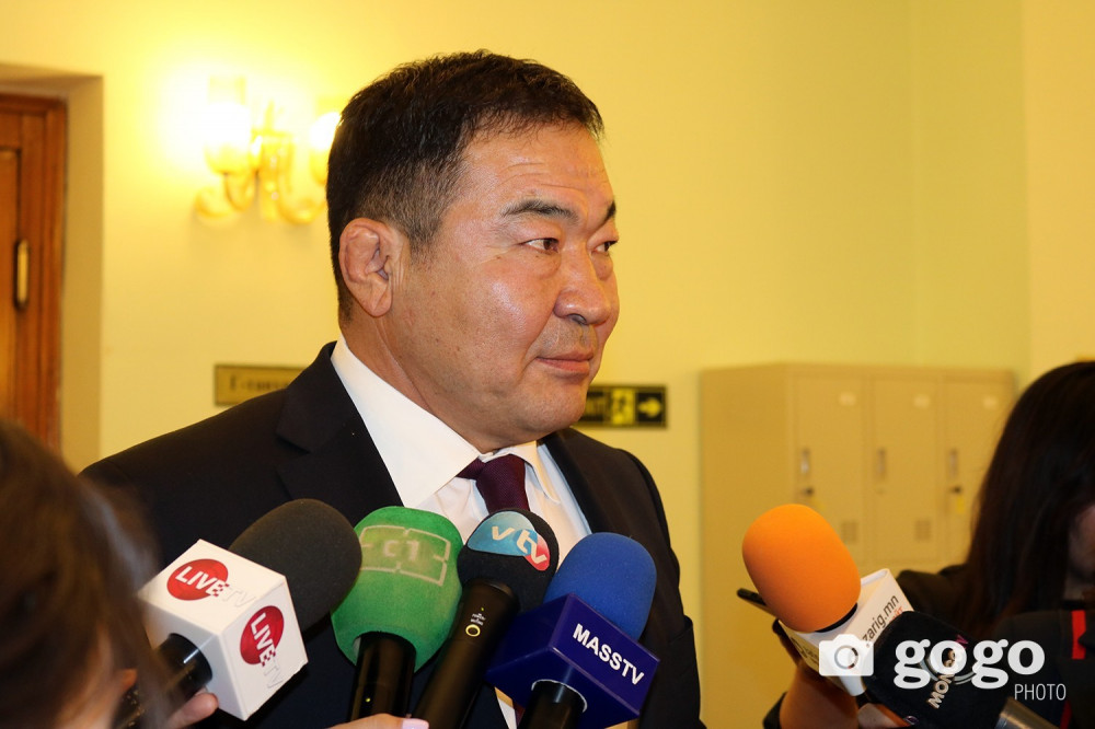 Б Бат Эрдэнэ Ёс зүйн зөрчил гаргасан УИХ ын гишүүн тав хоногийн дотор