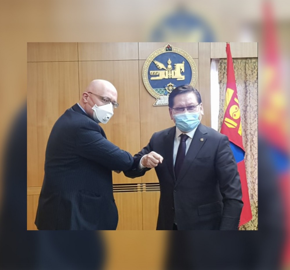 Францын “Орано Майнинг” компани УОК т НЭГ ТЭРБУМ төгрөг хандивлалаа