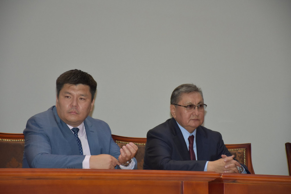 ТЕГ ын дарга Д Гэрэлийг өөрийнх нь хүсэлтээр ажлаас нь чөлөөллөө