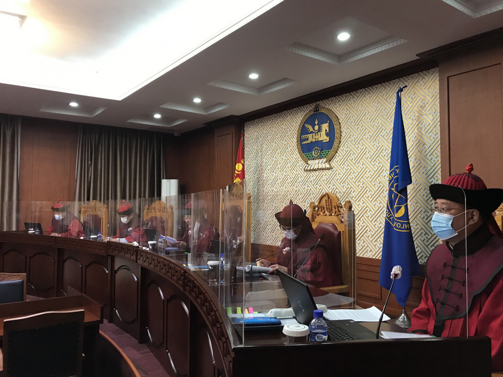 Эх олон хүүхэдтэй өрх толгойлсон эх эцэгт тэтгэмж олгох хууль Үндсэн