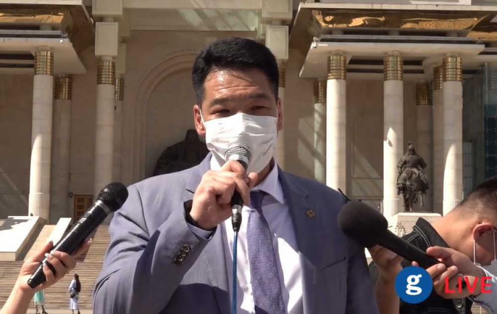 Minister of Health S.Enkhbold meets demonstrators at the Sukhbaatar Square