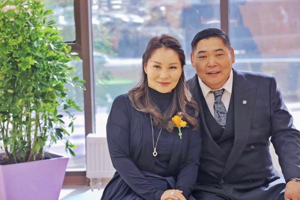 Д Батбаяр Т Баясгалан нарын шүүх хурлыг хойшлууллаа