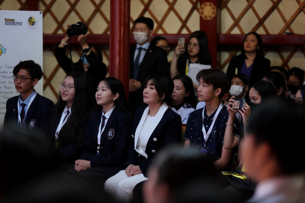 Орхон аймгийн “Эрдэм I” баг сурагчдын мэтгэлцээний тэмцээнд тэргүүлжээ