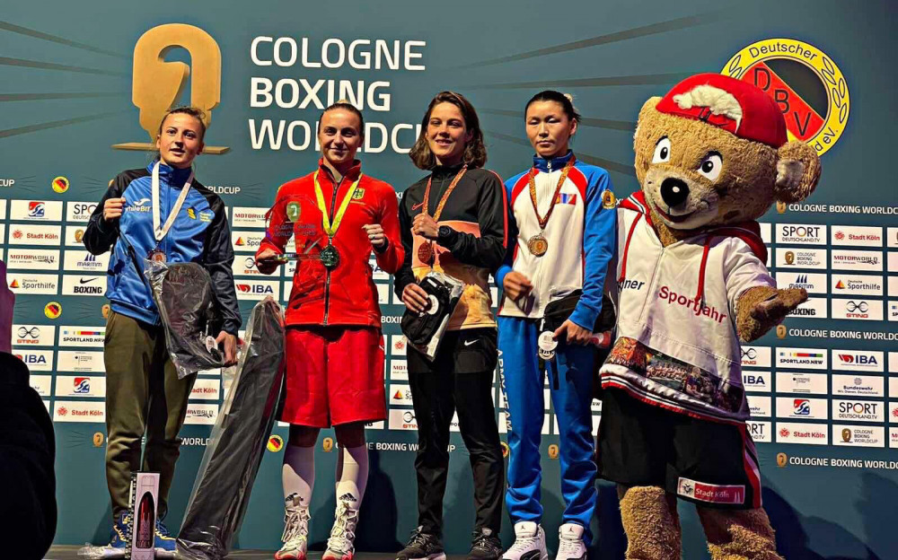 Боксын Азийн аваргаас Монголын есөн тамирчин медаль хүртлээ