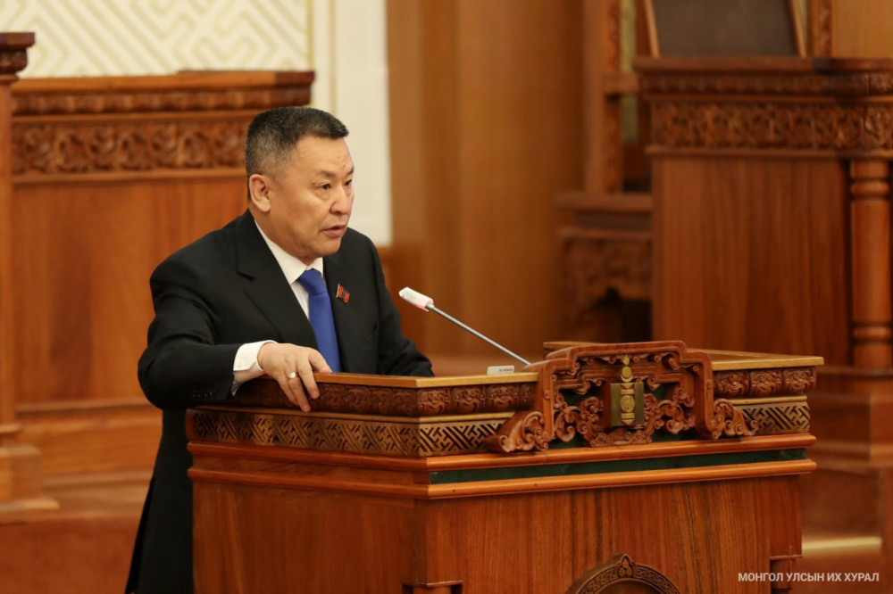 Өндөр албан тушаалтан түүний хамаарал бүхий этгээд төрөөс үзүүлэх аливаа дэмжлэг тусламж