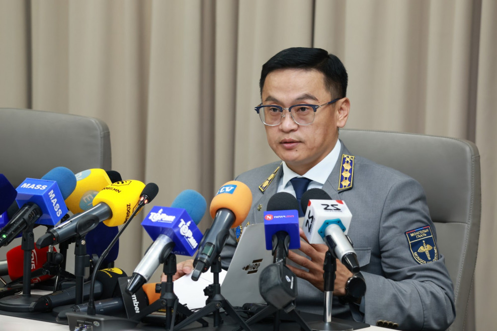 Б Сүхбаатар Албан тушаалаа урвуулан ашигласан гаалийн байцаагч нарын хэргийг АТГ т шилжүүлсэн