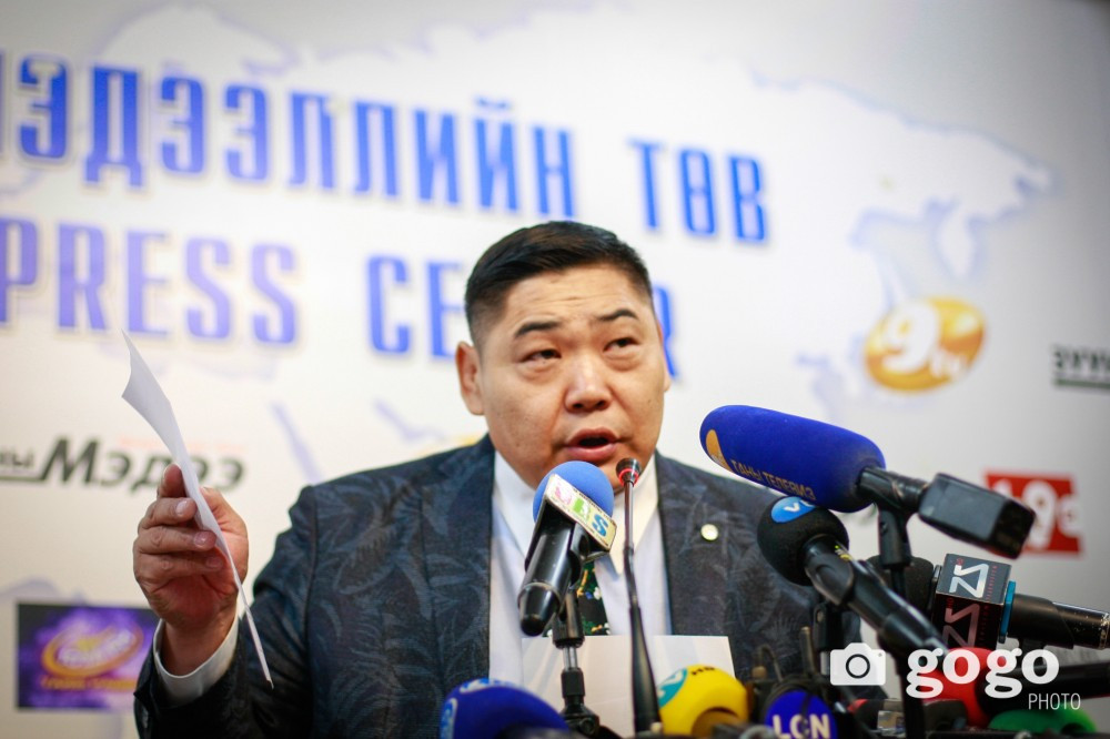 Кёкүшюүзан Батбаярыг гэр бүлийн хүчирхийлэл үйлдсэн хэргээр 15 хоног