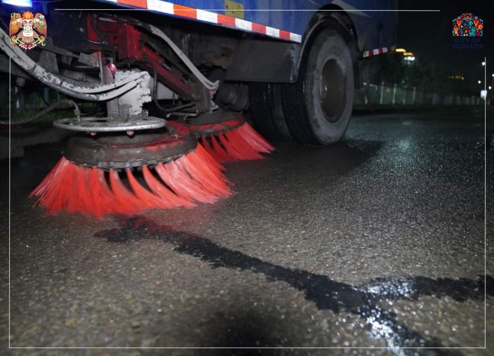 Зарим автозамуудын зорчих хэсгийг цэвэрлэж байна