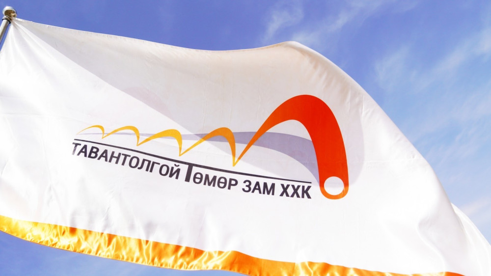 “Гашуунсухайт Ганцмод” боомтын хил дамнасан төмөр замын суурь бүтцийг ирэх онд барина