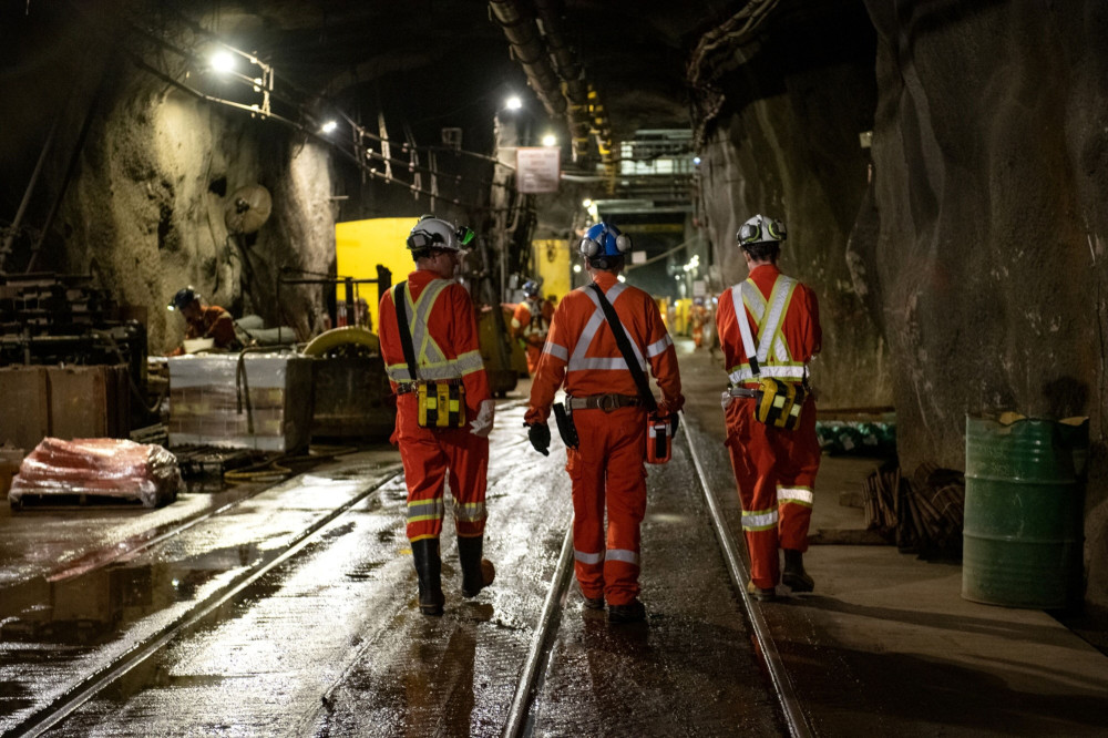 2035 он гэхэд дэлхийн хэмжээнд нүүрсний салбарын 400 000 хүн ажлын байраа алдахаар байна