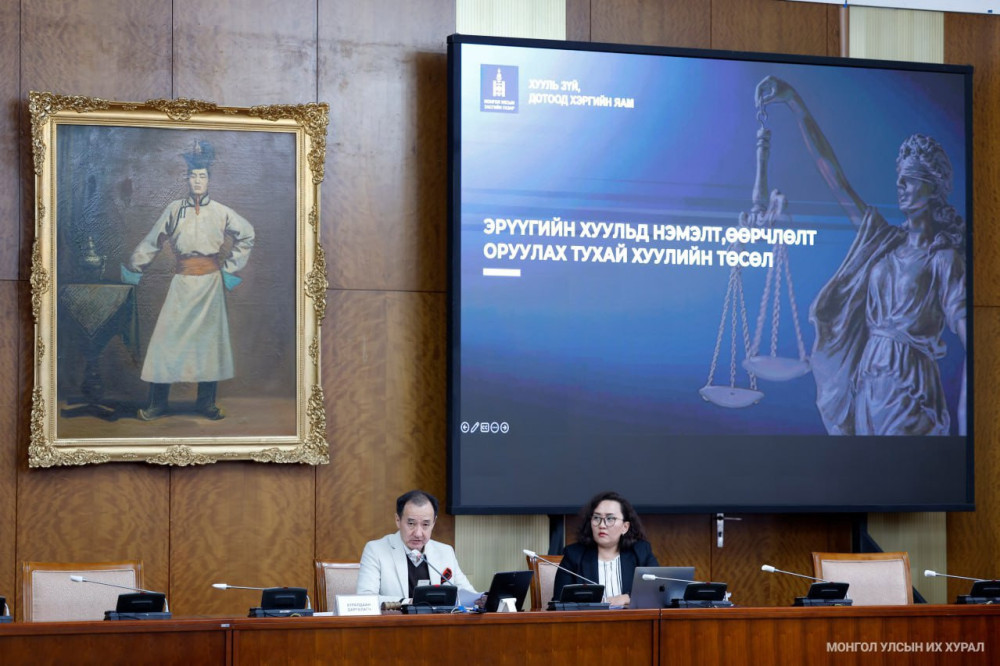 Мөрдөн шалгах ажиллагааны нууцыг задруулдаг сүлжээ бусдыг сүрдүүлж их хэмжээний хахууль авдаг