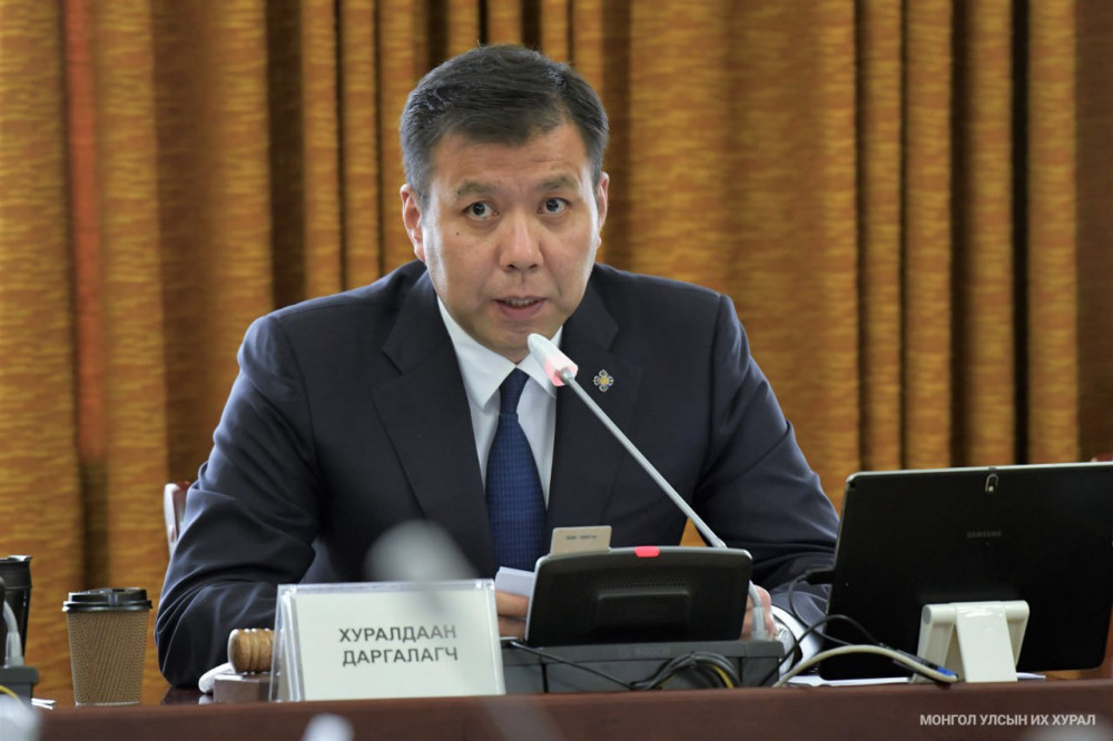 Б Энхбаяр Улстөрчдийн хамаарал бүхий этгээд 50 мянган тонн нүүрсний гэрээ хийсэн байна