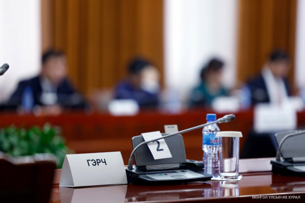 Нотлох баримтыг шинжлэн судлах сонсголын эхний шат өндөрлөлөө