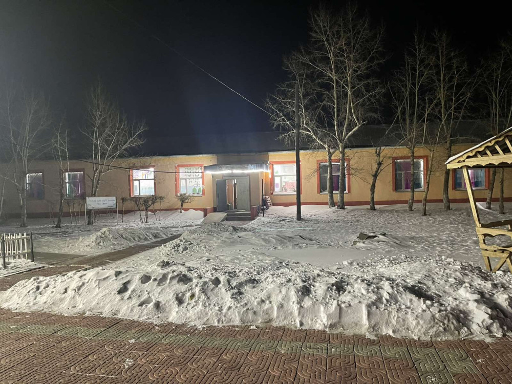 Зудын нөхцөл байдлын улмаас сурагчид хичээлдээ явж чадахгүй байна