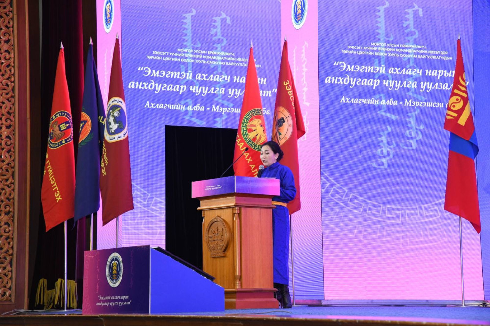 ХНХ ын сайд Х Булгантуяа Ерөнхийлөгчид загнуулав