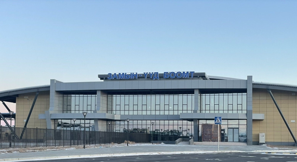 Замын Үүд Хавирга Бичигт Шивээхүрэн боомтоор 8 аас доош суудалтай машинаар хил нэвтэрнэ