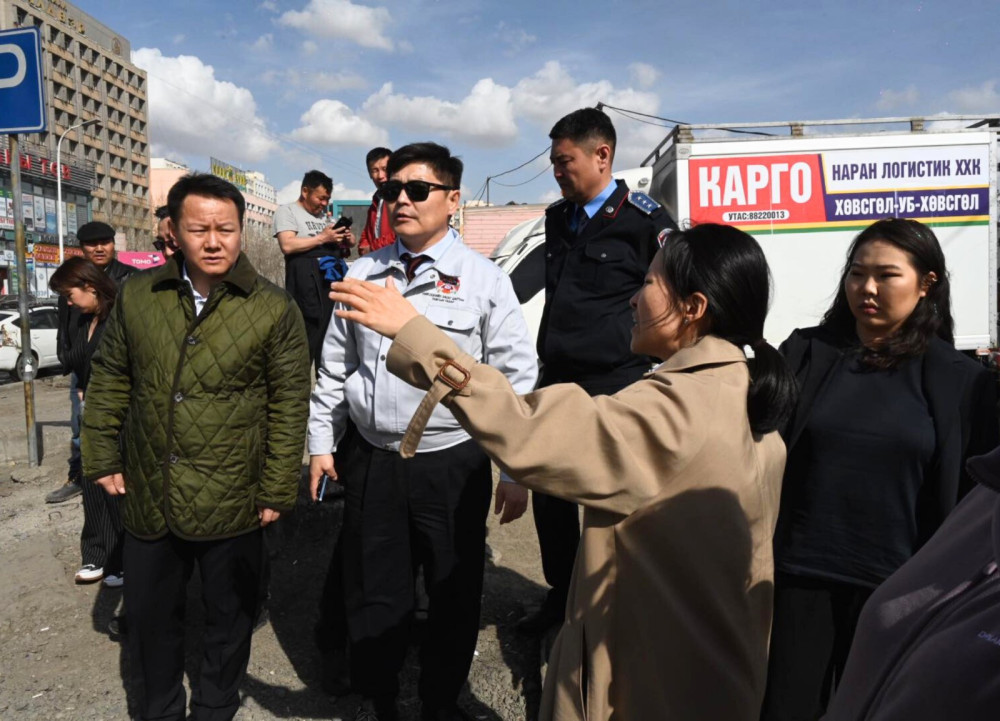 Хотын дарга Х Нямбаатар Багануур дүүрэгт ажиллаж байна