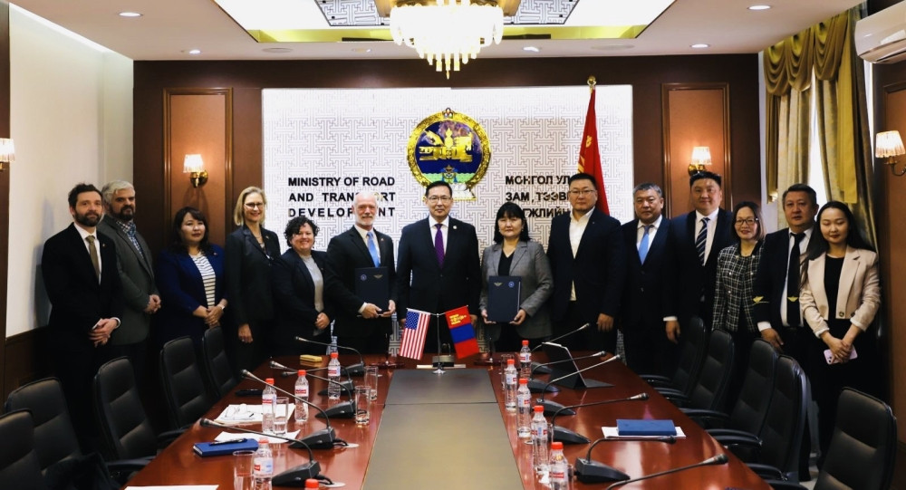 Монгол АНУ ын агаарын тээврийн харилцааг өргөжүүлэх гэрээ байгуулав