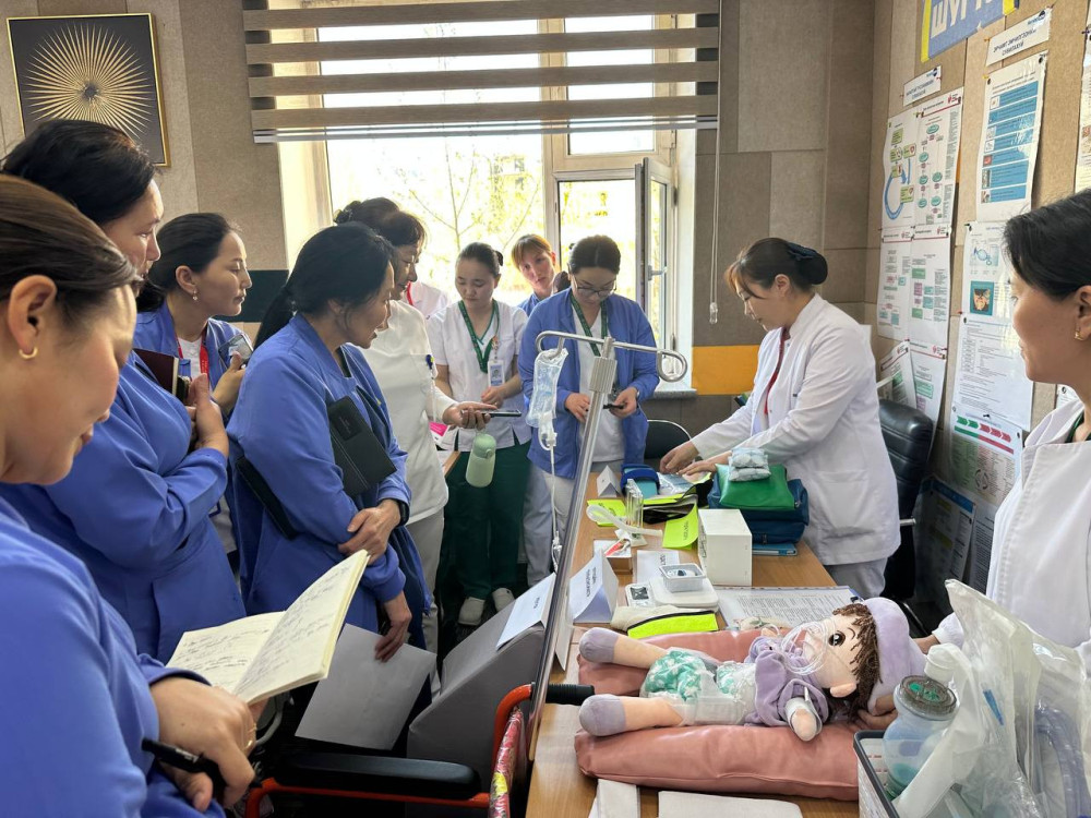 Сувилахуйн шинэ арга туршлагыг нэвтрүүлэх 20 санааг сувилагч нар танилцууллаа