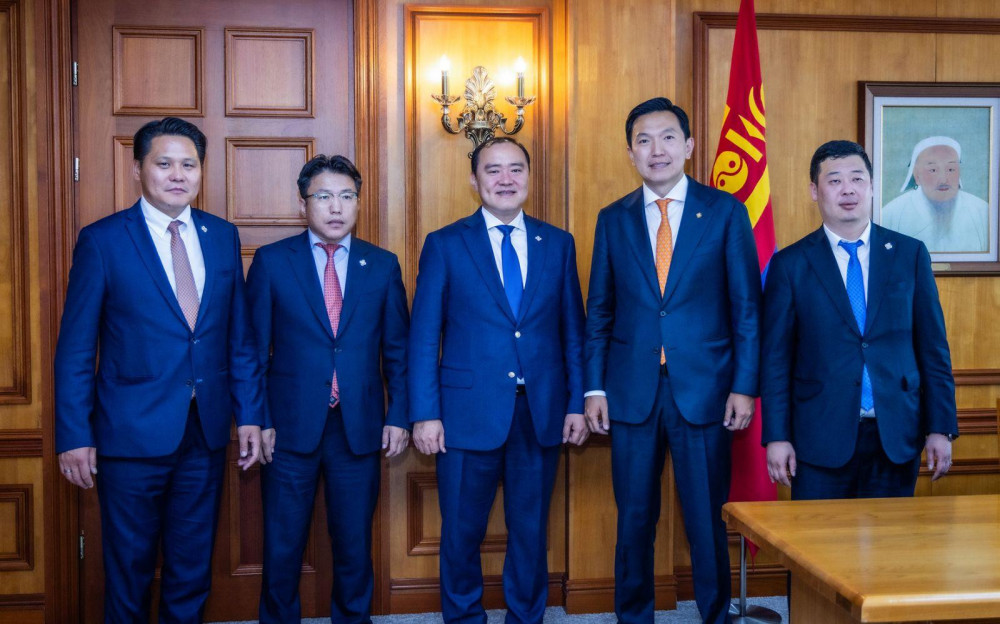 ЗГХЭГ ын дарга Н Учрал сайд нарт тамгыг нь гардуулжээ