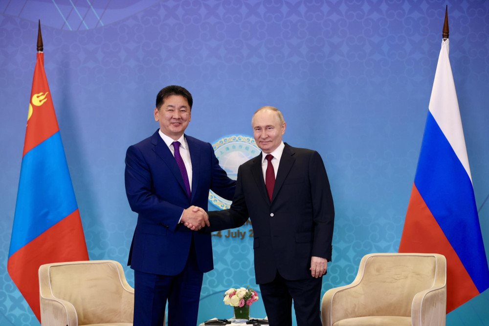 Ерөнхийлөгч У Хүрэлсүхэд баяр наадмын мэндчилгээ дэвшүүлсэн төрийн