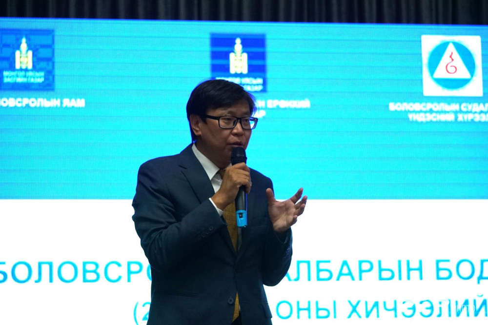 П Наранбаяр Би шинэ сайд гээд боловсролын салбарын ажилчдыг