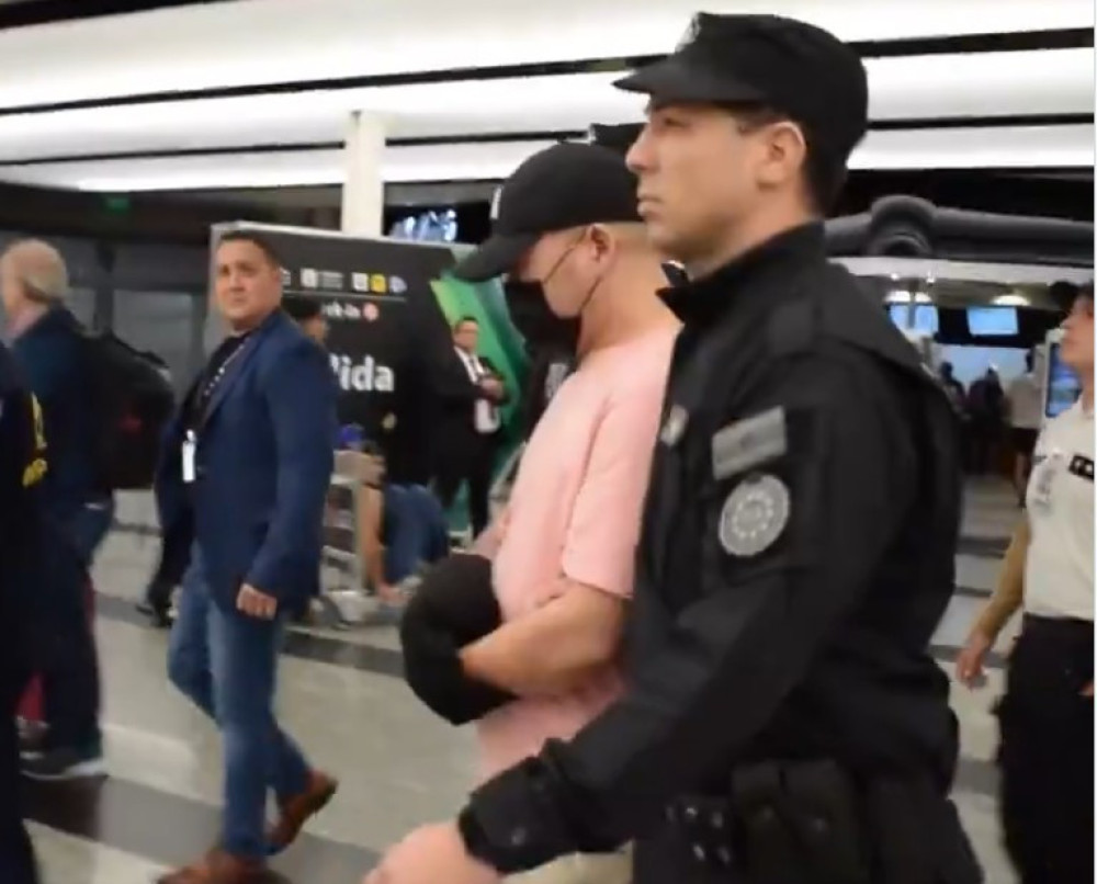 ВИДЕО Хүүхэд хүчирхийлээд оргон зайлсан гэх Монгол Улсын иргэнийг