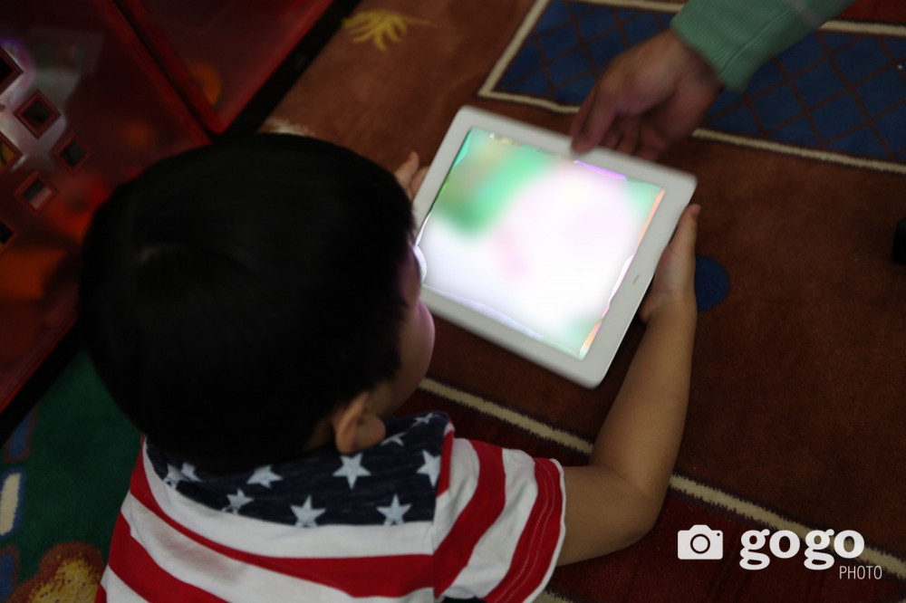 Хүүхдээ дэлгэцэд донтохоос сэргийлэх ЗӨВЛӨМЖ