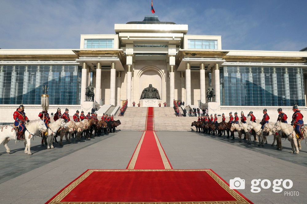 Энэ пүрэв гарагт бүх нийтээр амарна