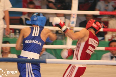 Манай боксчид Азидаа “таньдаг хүнтэй” хэвээр үлдэв
