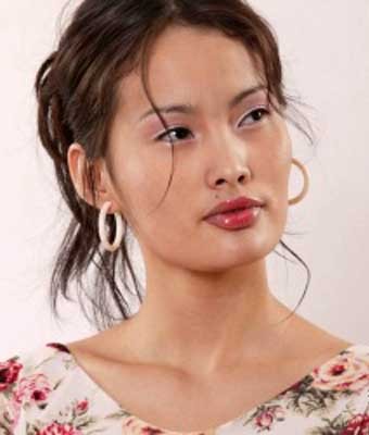 "Toп" Баярзул хоёр дахь үрийнхээ зулайг үнэрлэлээ