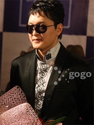 Жүжигчин Т.Бархүү СТА боллоо