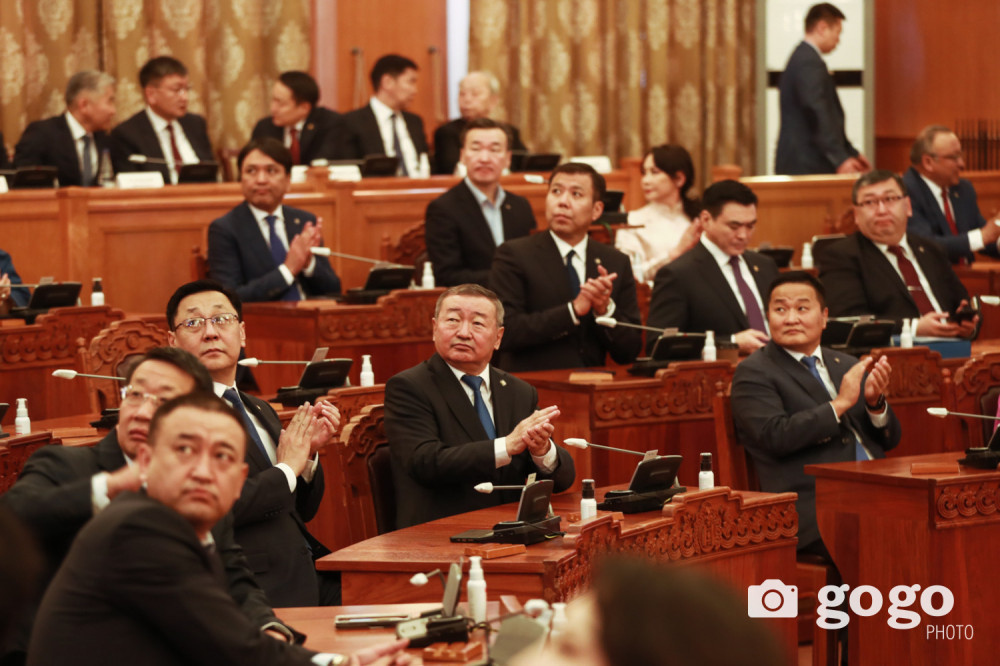 Үндсэн хуульд оруулах өөрчлөлтийн төслийг хэлэлцэнэ