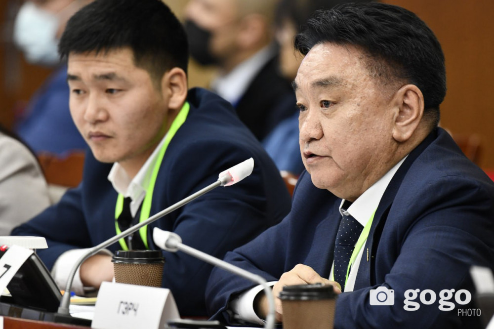 Бэрэн группийн захирал үүсгэн байгуулагч Б Мөнхтөрийг мөнгө угаасан хэрэгт буруутгав